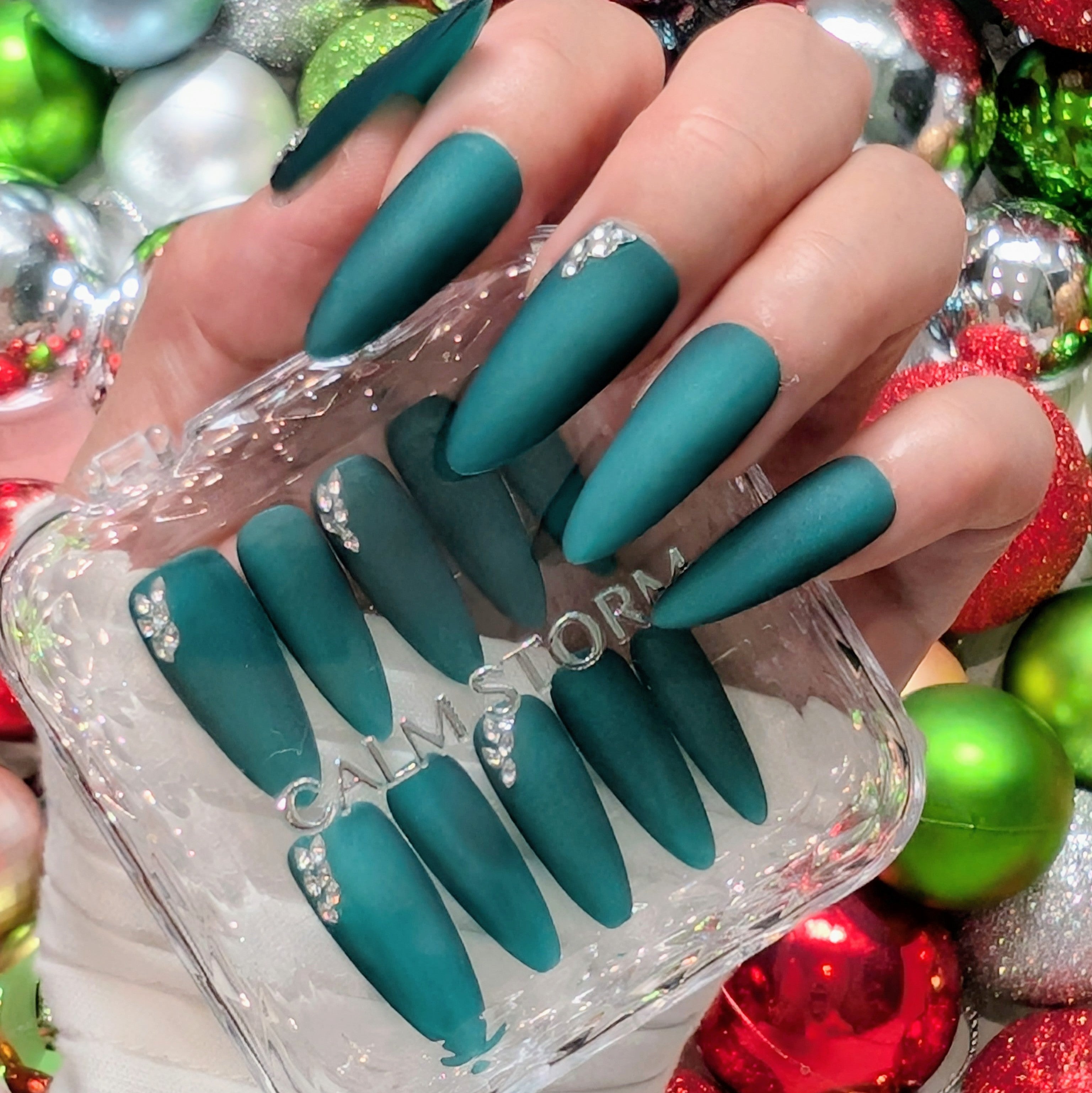 Christmas press on nails – Calm Storm